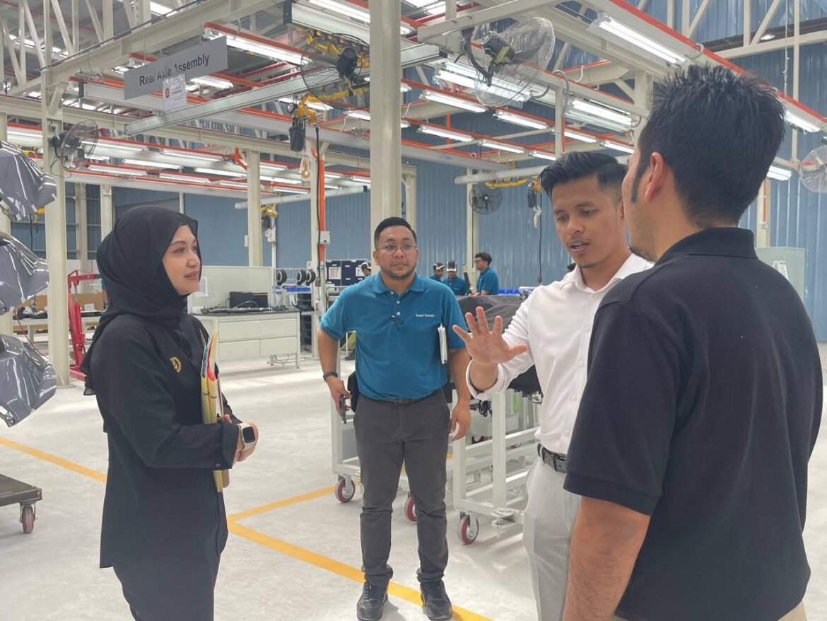 𝐀 𝐟𝐚𝐜𝐭𝐨𝐫𝐲 𝐯𝐢𝐬𝐢𝐭 𝐬𝐞𝐬𝐬𝐢𝐨𝐧 𝐭𝐨 𝐒𝐢𝐦𝐞 𝐃𝐚𝐫𝐛𝐲 𝐀𝐮𝐭𝐨 𝐌𝐨𝐝𝐮𝐥𝐞 𝐒𝐝𝐧 𝐁𝐡𝐝 𝐚𝐧𝐝 𝐒𝐢𝐦𝐞 ...